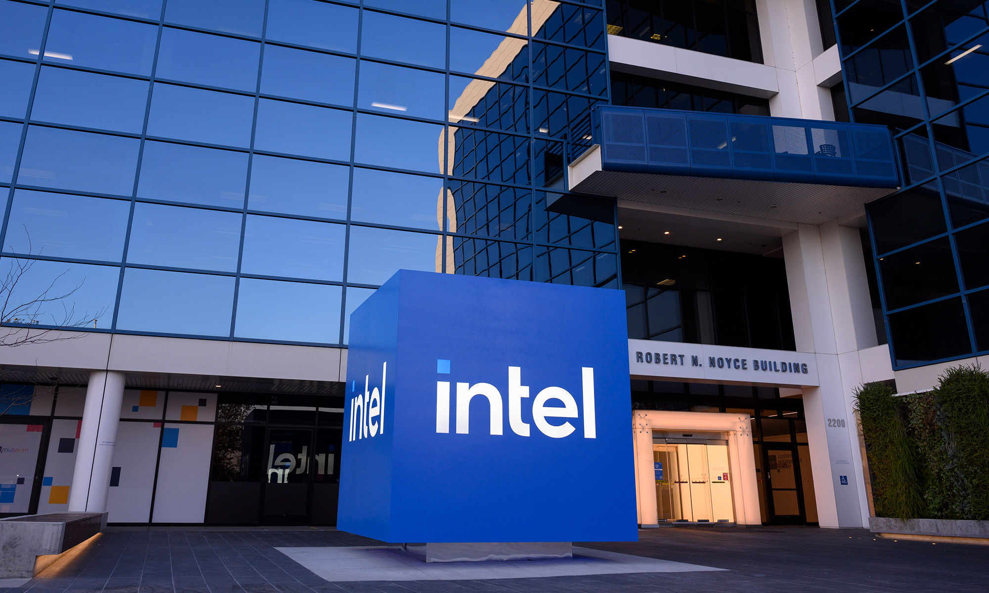 Massive News for Intel Stock Investors!
