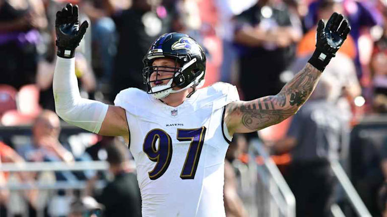 Ravens Re-Sign Veteran DE