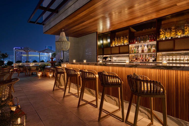 This new hotel in Hollywood has a rooftop lounge and pool with views of ...