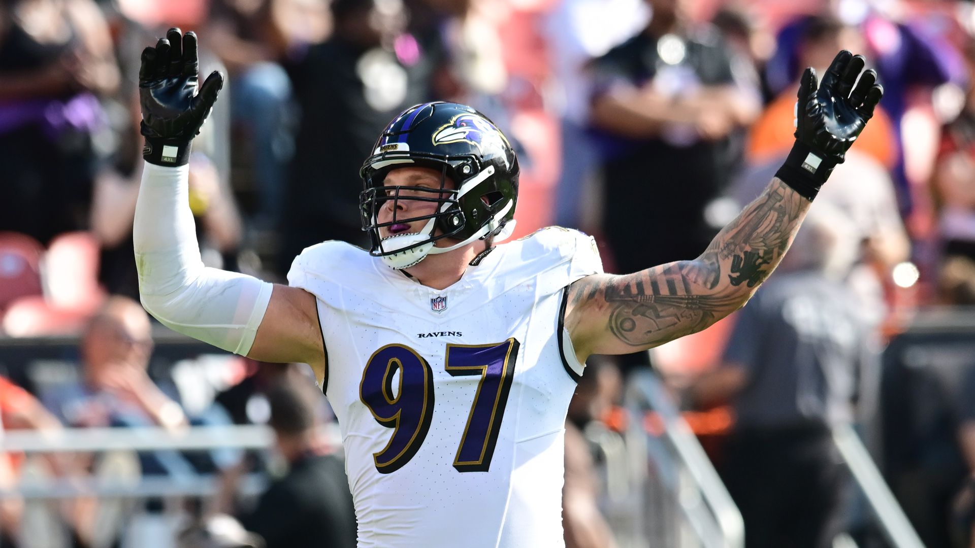 Ravens re-sign veteran DL Brent Urban