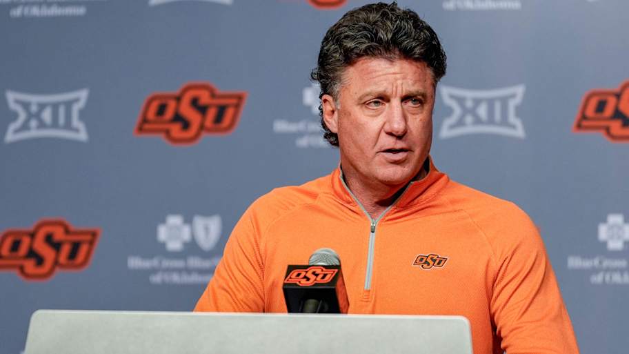 Mike Gundy Reveals State of Oklahoma State Quarterback Battle