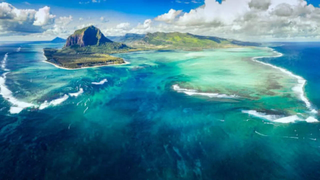 What is Mauritius' free premium travel visa? (How to apply, eligibility ...