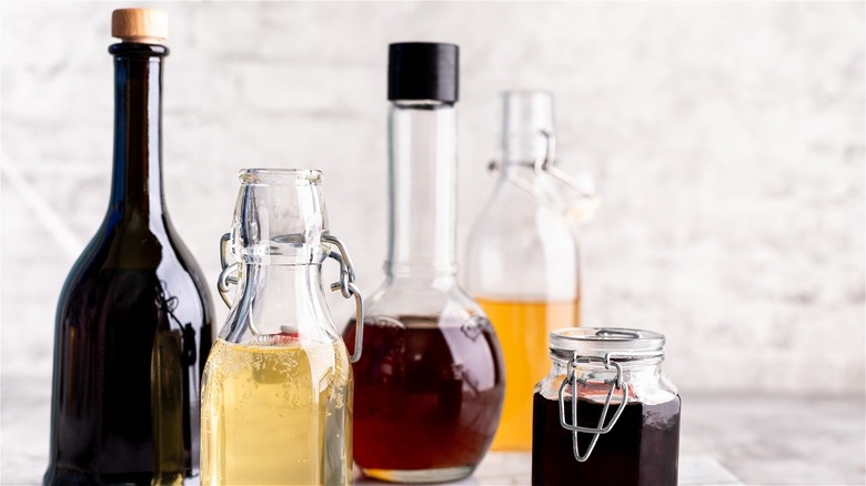 15 Different Types Of Vinegar Explained