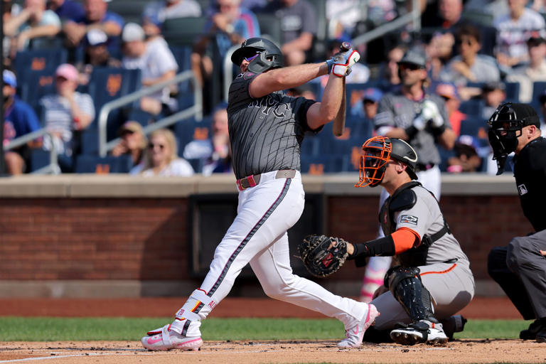 WATCH: Pete Alonso tags home run No. 250 for Mets in first inning ...