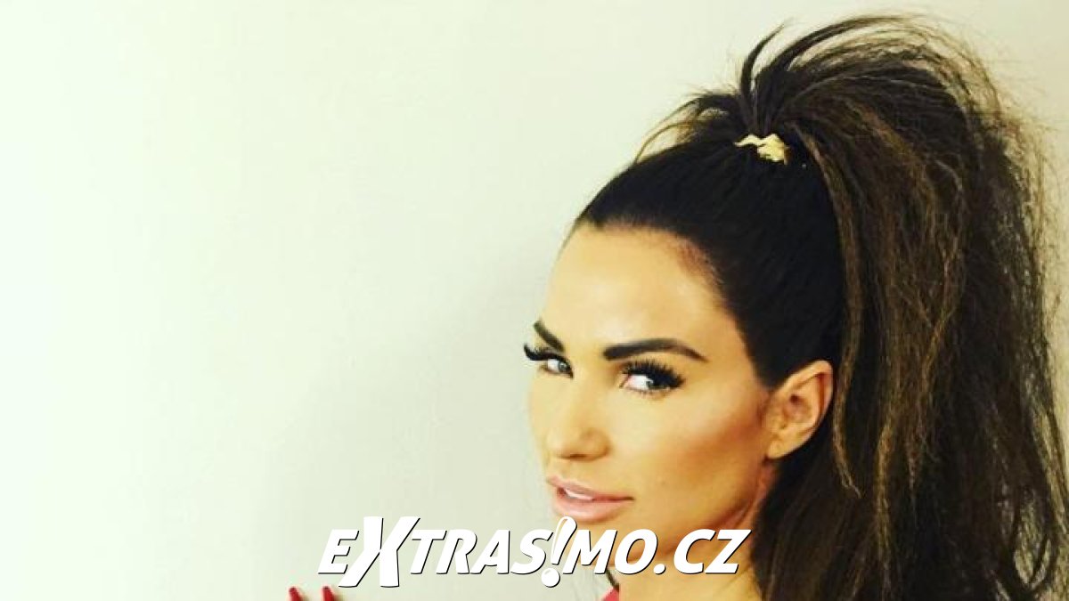 Katie Price se vrátila z Dubaje, ale bez snubního prstenu!
