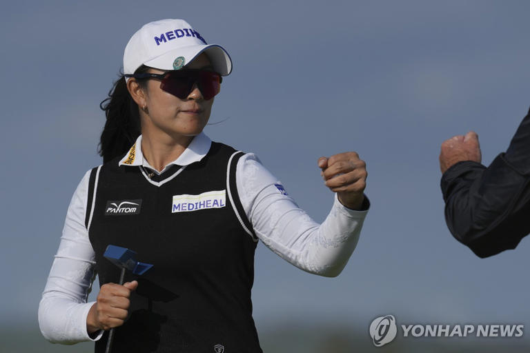 Kim A-lim 1 off lead at LPGA major entering final round