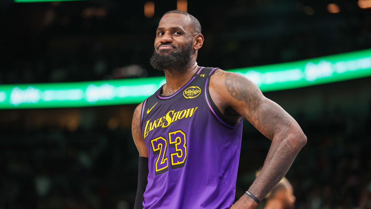 Lakers’ LeBron James makes unreal flex after HOF induction