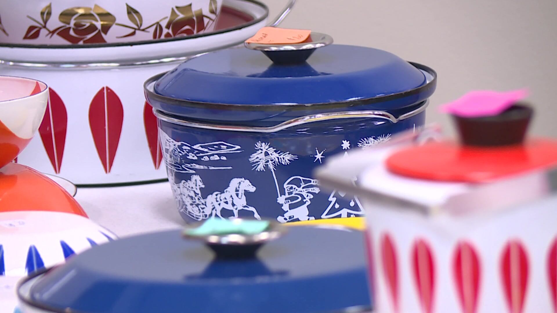 Wisconsin Vintage Pyrex Swap brings hundreds to Sun Prairie