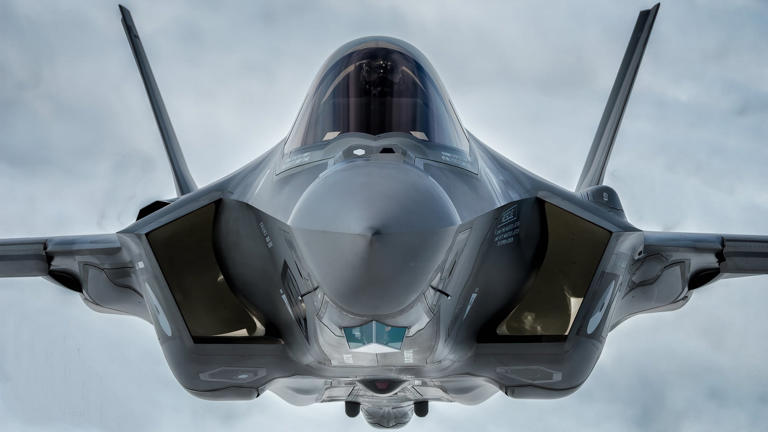 Νωρίτερα έρχονται τα πρώτα 4 από τα 20 F-35 στην Ανδραβίδα