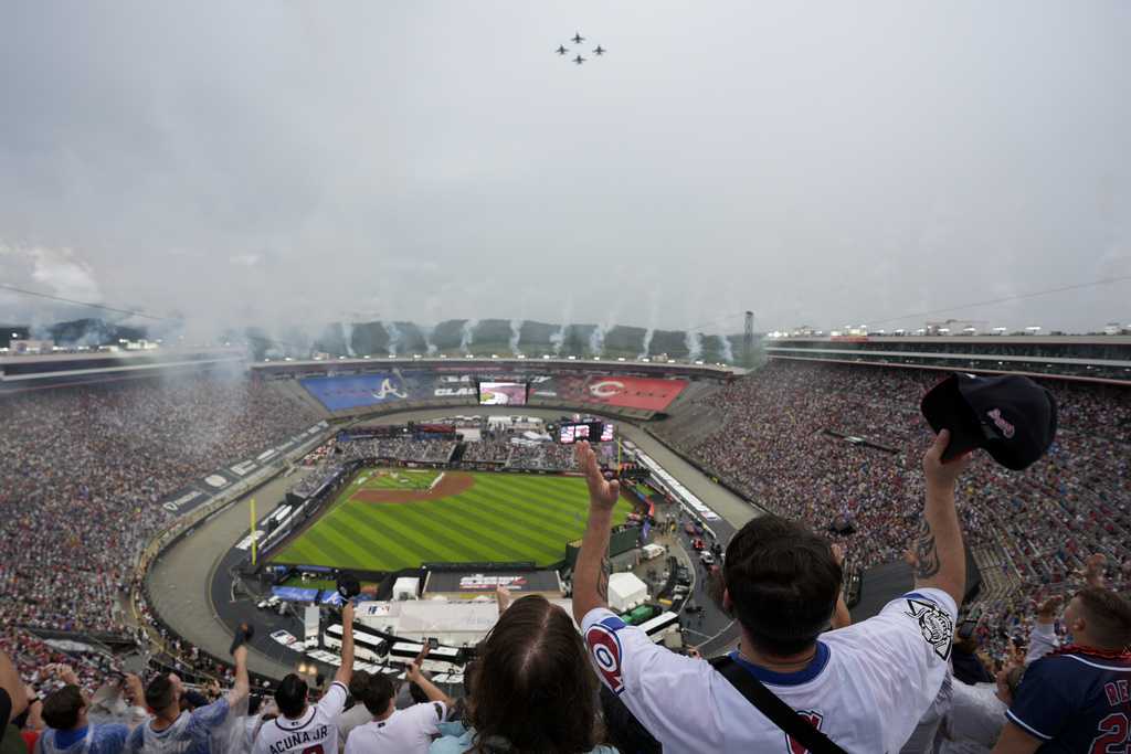 History delayed by rain! The MLB Speedway Classic at Bristol suspended ...