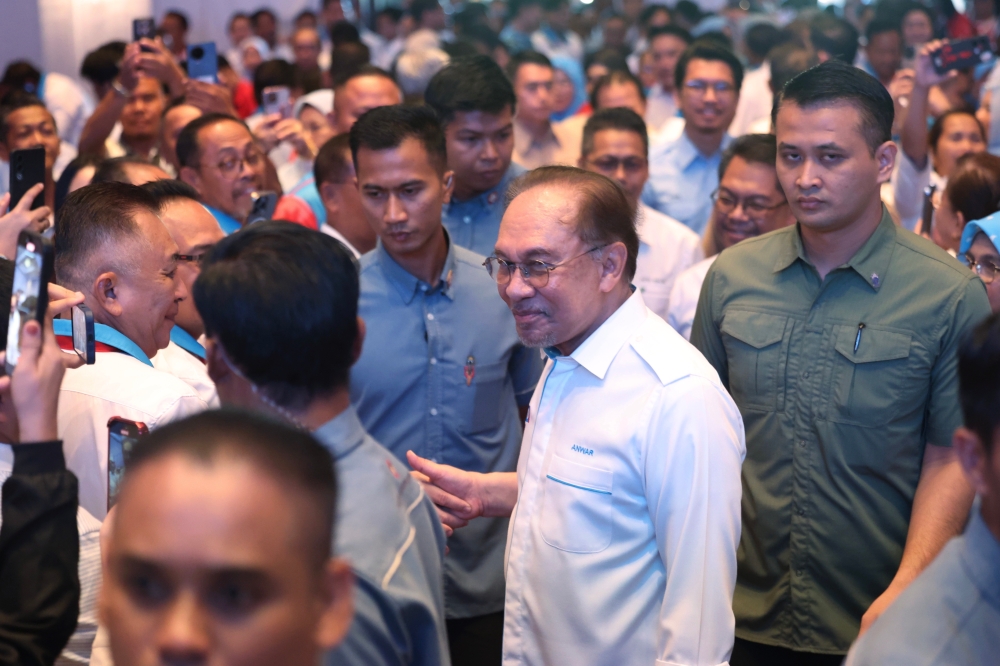 PM Anwar: Pakatan not taking sides in political ‘love triangle ...