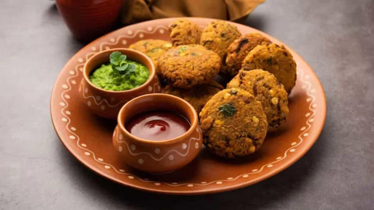 Crispy South Indian Dal Vada Recipes To Serve With Coconut