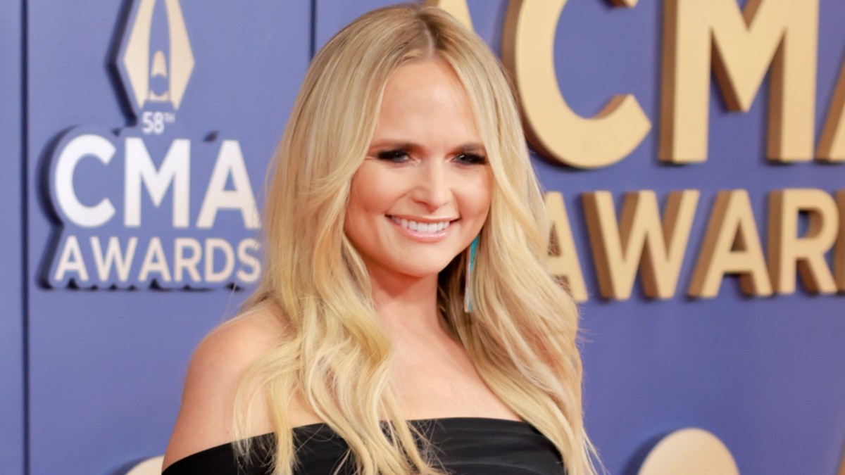 Miranda Lambert Has ‘Got That California Glow’ in a Miniskirt and ...
