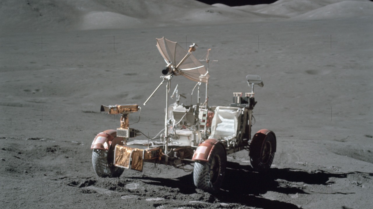 SpaceX unveils its sleek new lunar rover