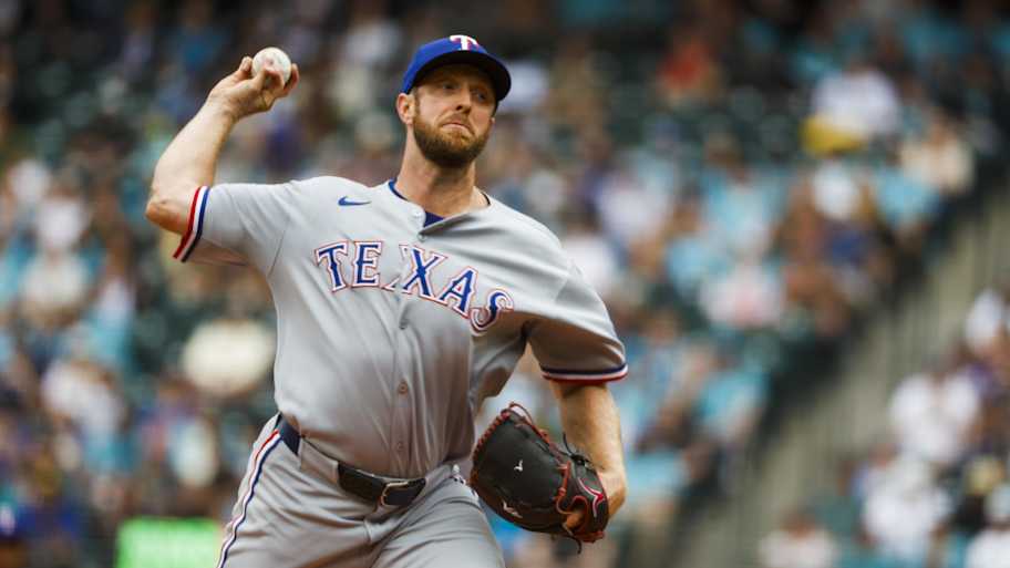 Former D-backs Pitcher Has Bizarre End to First Rangers Start