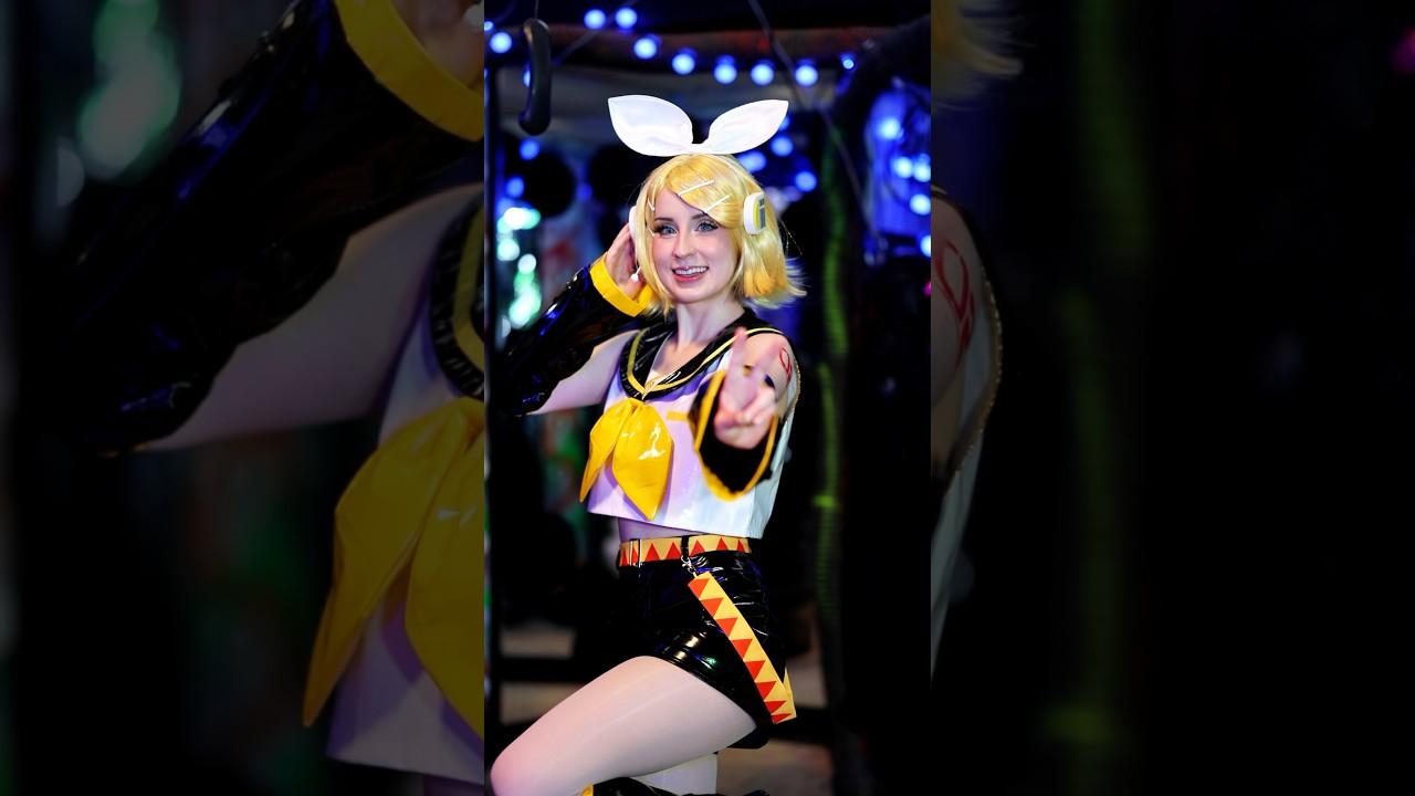 🎶sega🎶 - Vocaloid Cosplay With @halcybella @prototype_fox @dajackies 💕