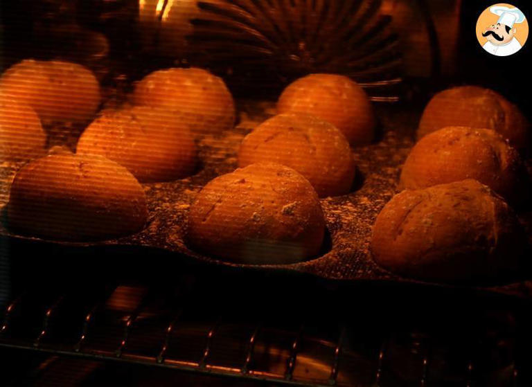 Petits pains sans pétrissage - résultat croustillant et moelleux!