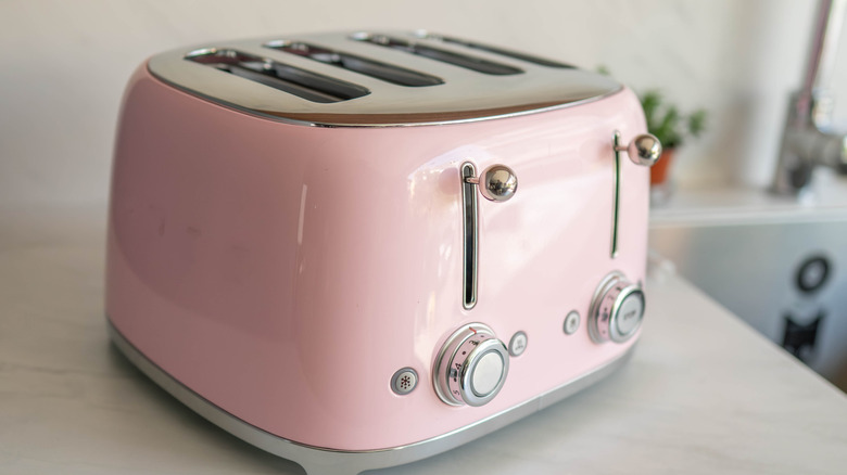The Unexpected Way To Upcycle A Broken Toaster In Your Kitchen