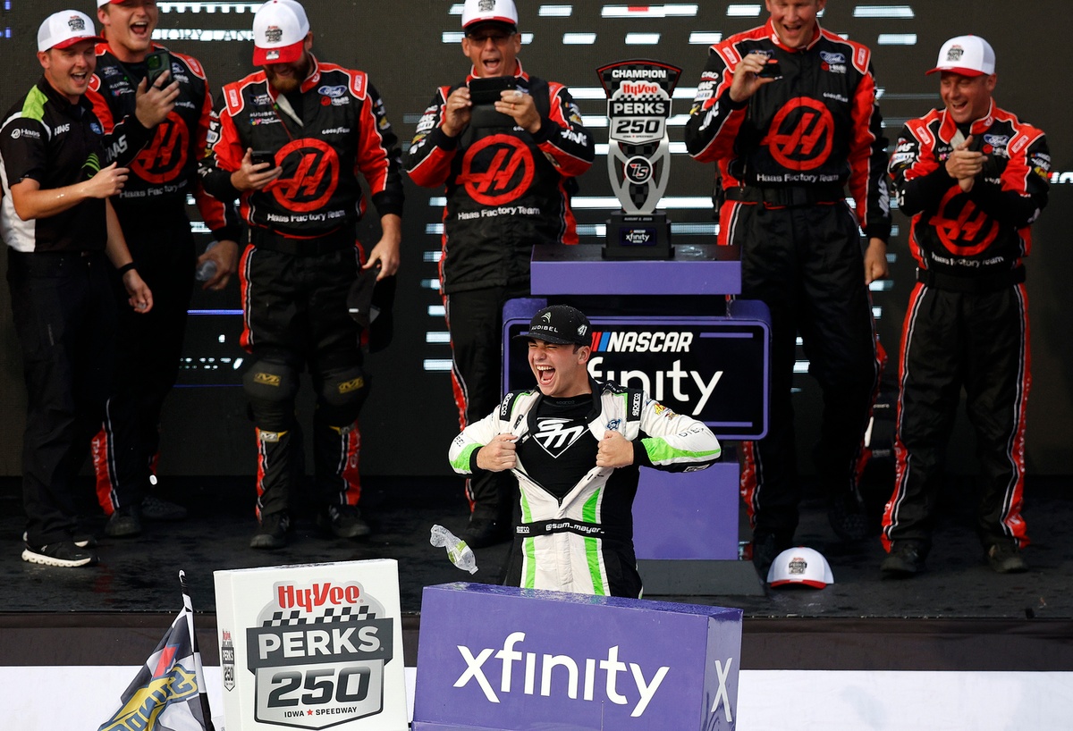 NASCAR Xfinity: Em Iowa, Mayer garante primeira vitória de 2025; veja ...