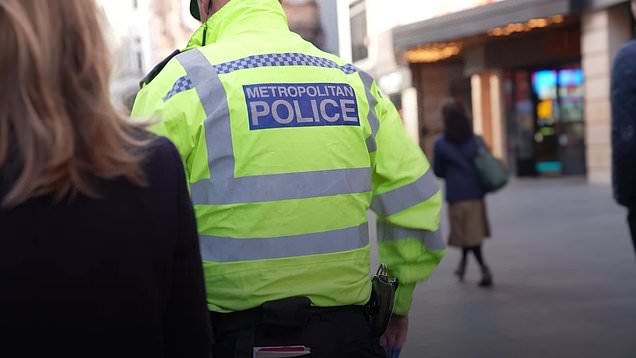 Hundreds of town centres to see more police patrols in crime 'blitz'