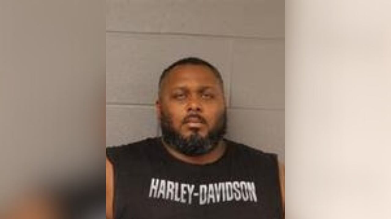 St. Clair County correctional officer arrested on drug trafficking charges
