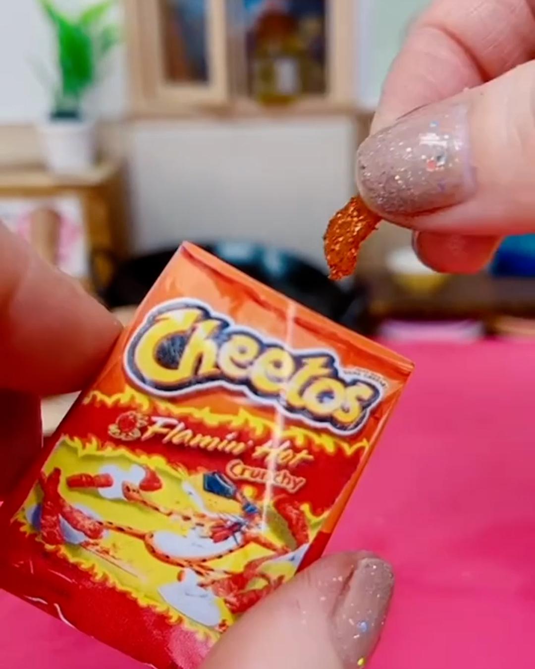 Miniature cooking videos