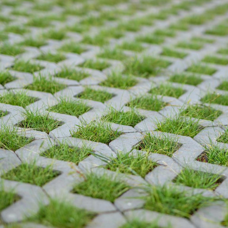 Swapping your tarmac driveway for this smart paving solution can reduce ...