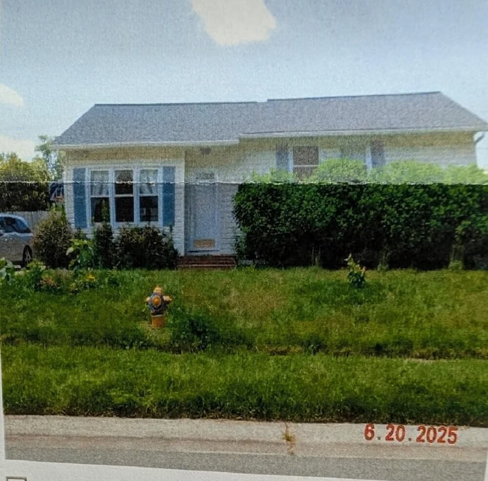 Homeowner defiant after receiving violation notice from HOA: 'You can ...