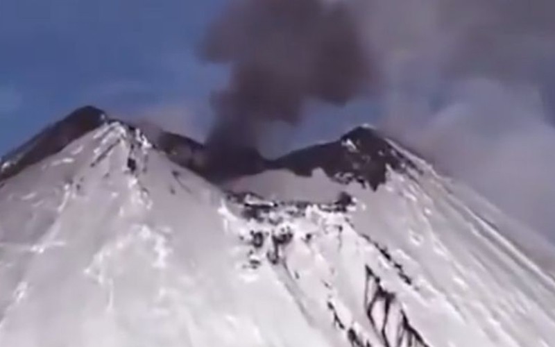 Krasheninnikov Volcano in Russia's Kamchatka erupts for 1st time in 600 ...