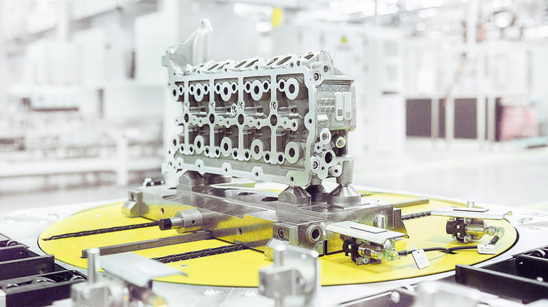 Who Makes The Engines For Range Rover?