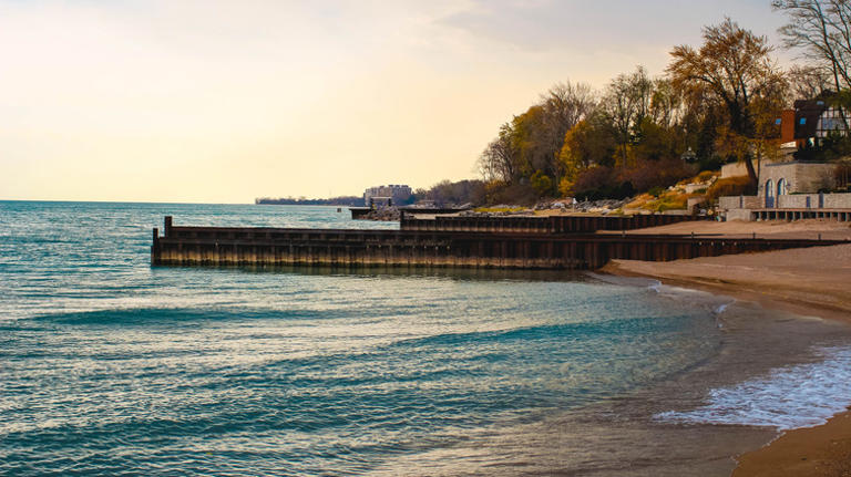 Just Outside Chicago Is A Lake Michigan Gem With Sandy Beaches ...