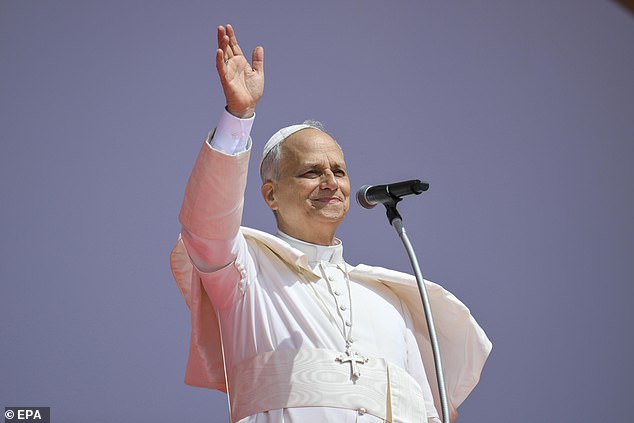 Pope makes rock-star entrance by helicopter for open-air prayer vigil ...