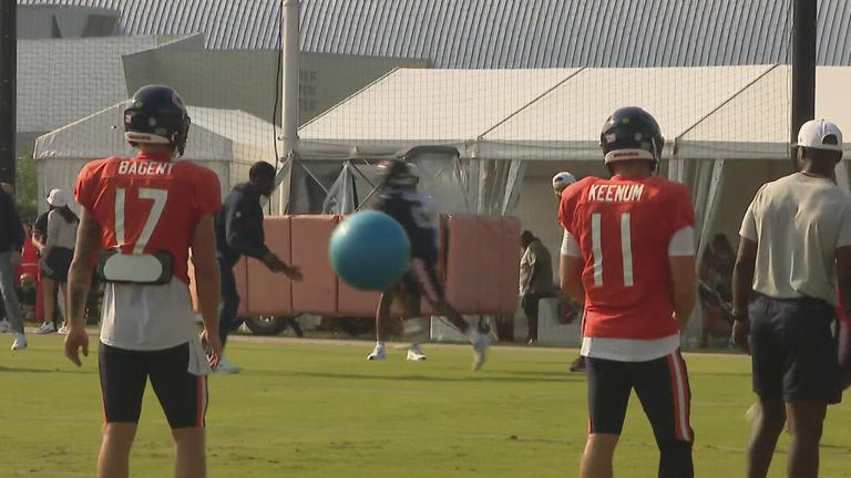 Bears' Keenum, Bagent compete for backup QB position at training camp