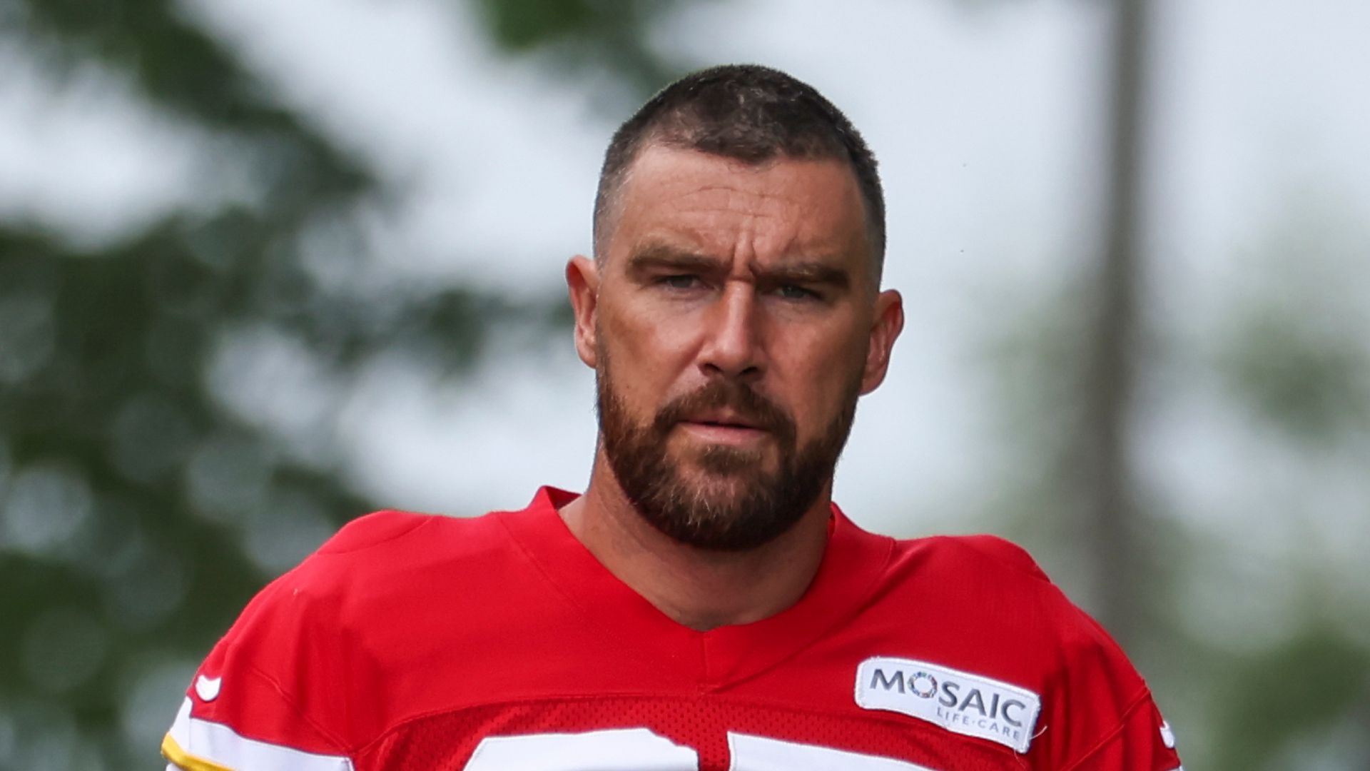 Travis Kelce raises retirement questions after Chiefs' loss — brother ...