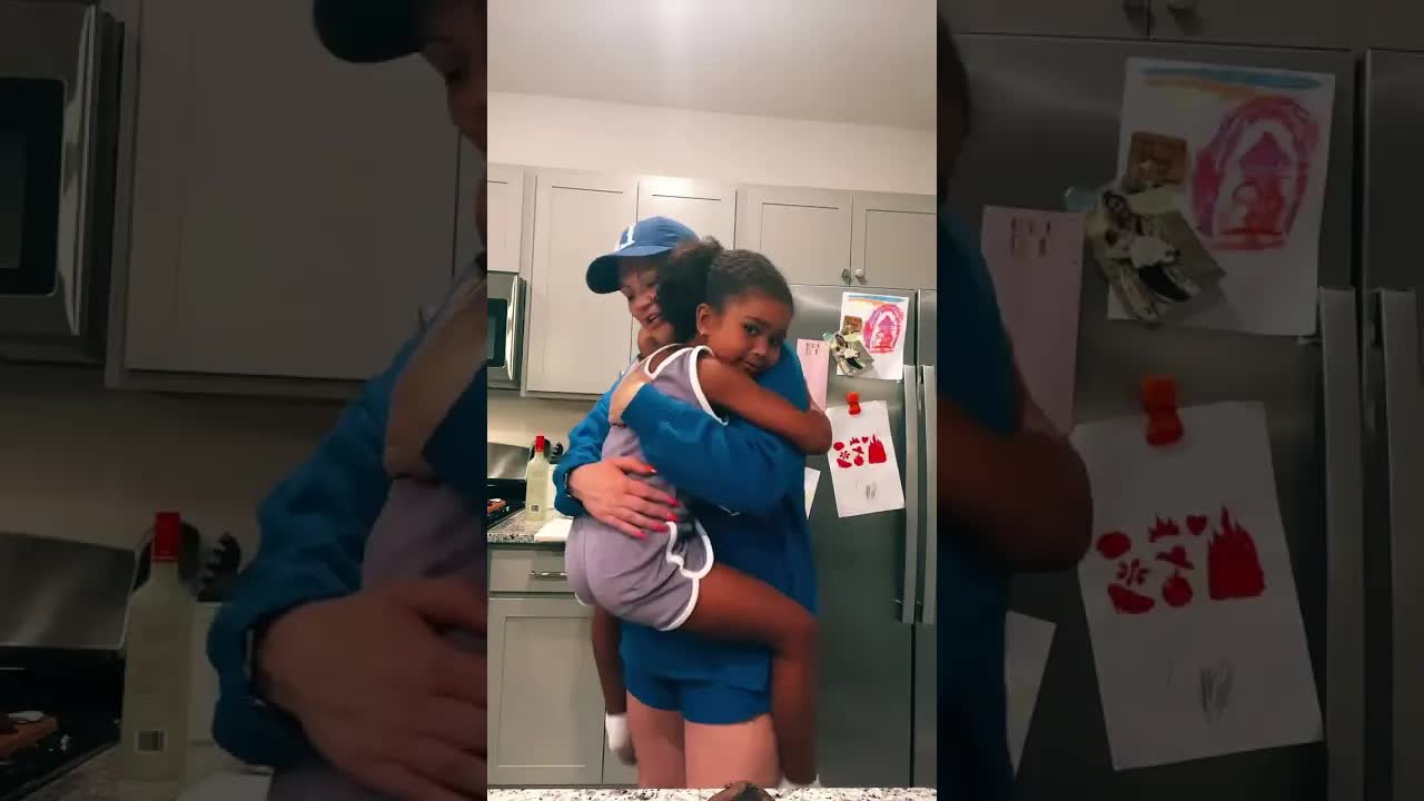 scarlett and tiania: mother-daughter singalong: 'this little light of mine'