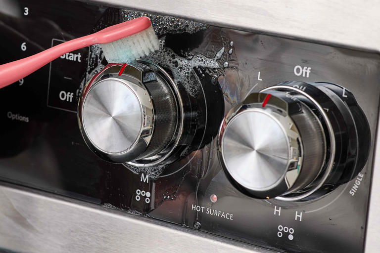 How to clean greasy stove knobs without removing them, according to ...