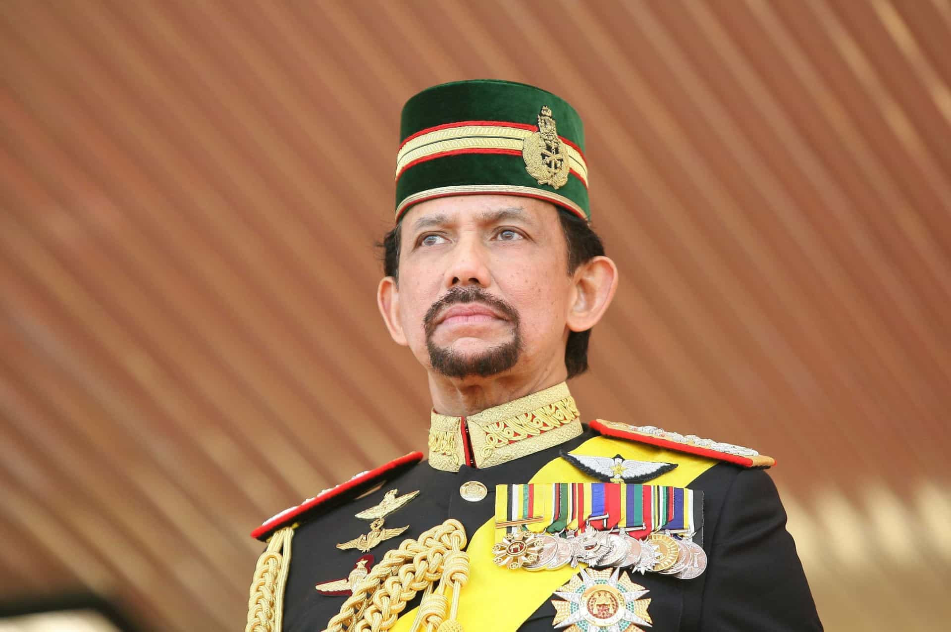 Le sultan de Brunei : une histoire haute en couleurs