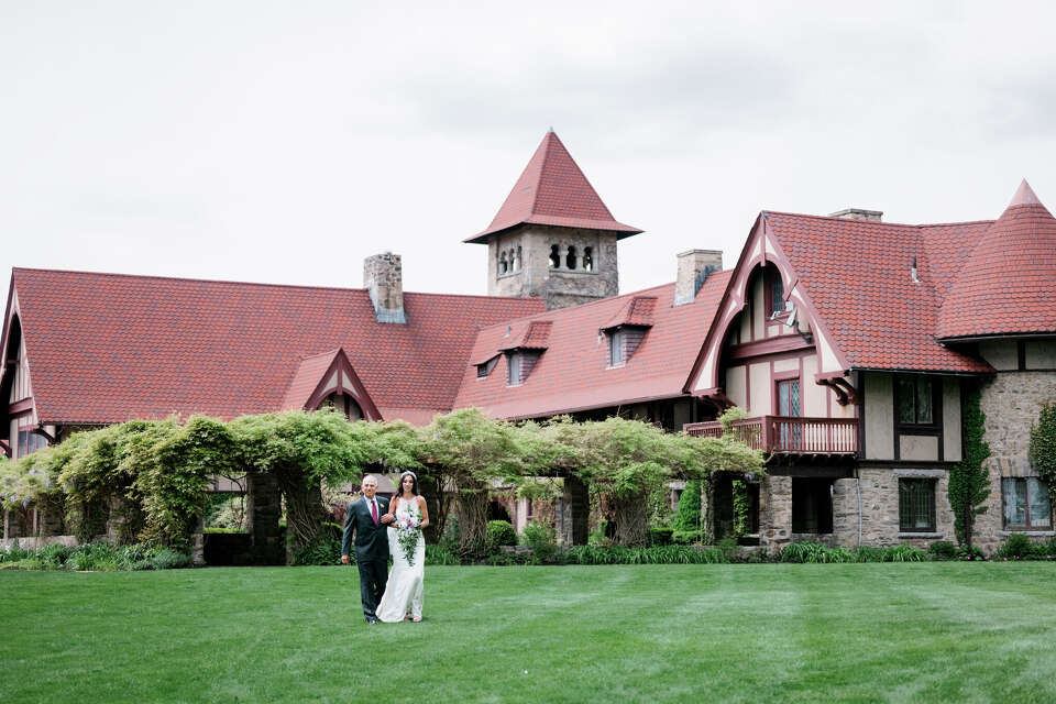 Connecticut wedding venue spotlight: Saint Clements Castle in Portland ...