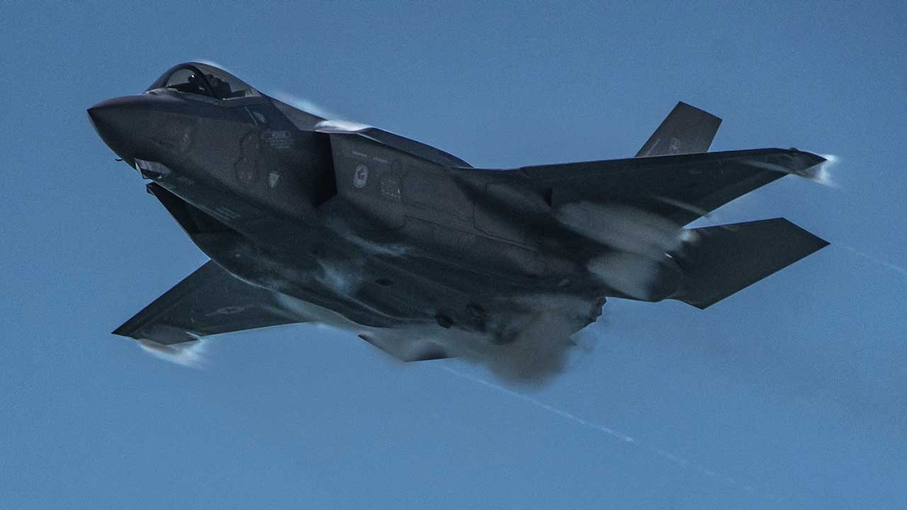 X-44 Manta: stealth and unmatched speed