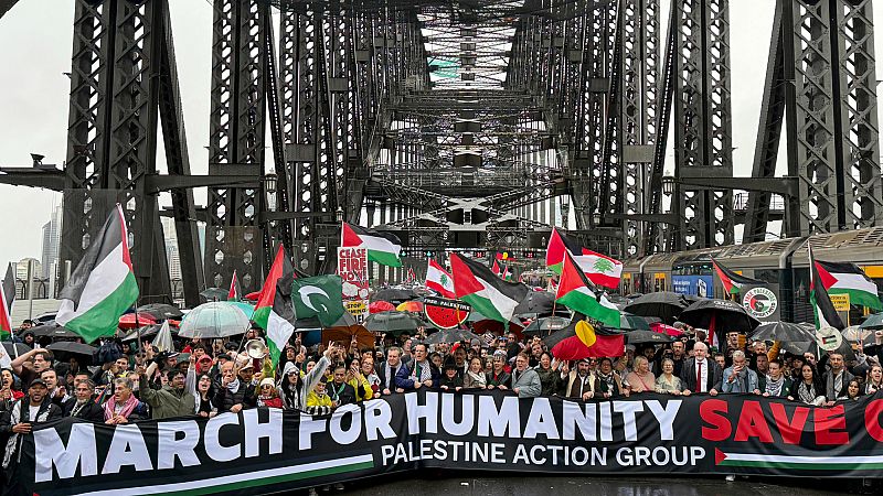 Hilfe für Gaza: Zehntausende trotz strömenden Regens bei Pro-Palästina ...