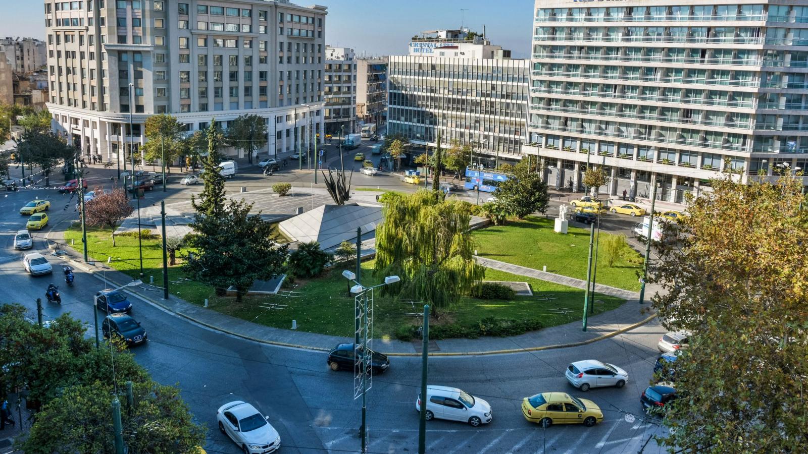Ποιος έχει προτεραιότητα σε έναν κυκλικό κόμβο -Το βαρύ πρόστιμο που ...