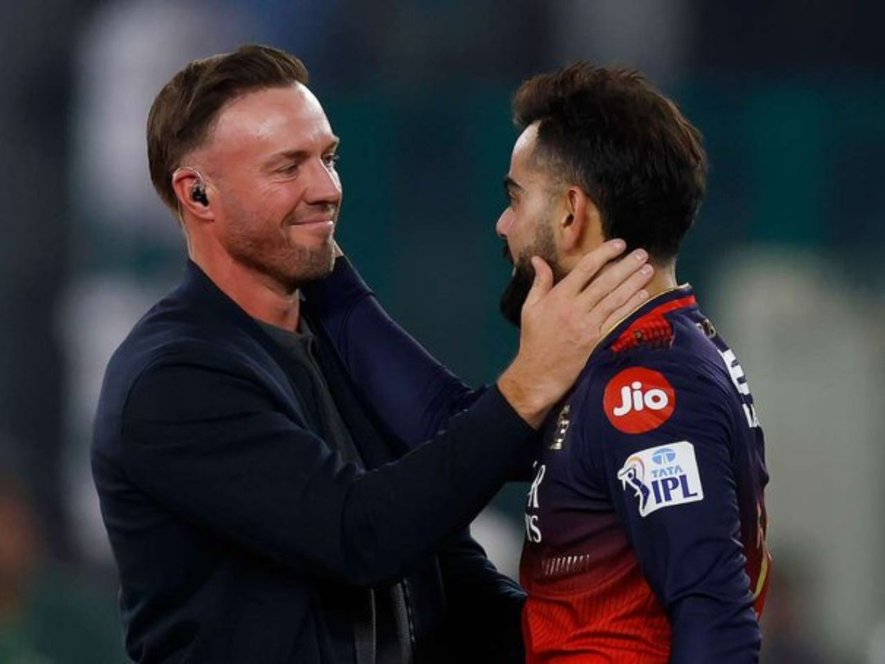 4 RCB, 5 MI, and 2 CSK players feature in AB De Villiers' All-time IPL XI