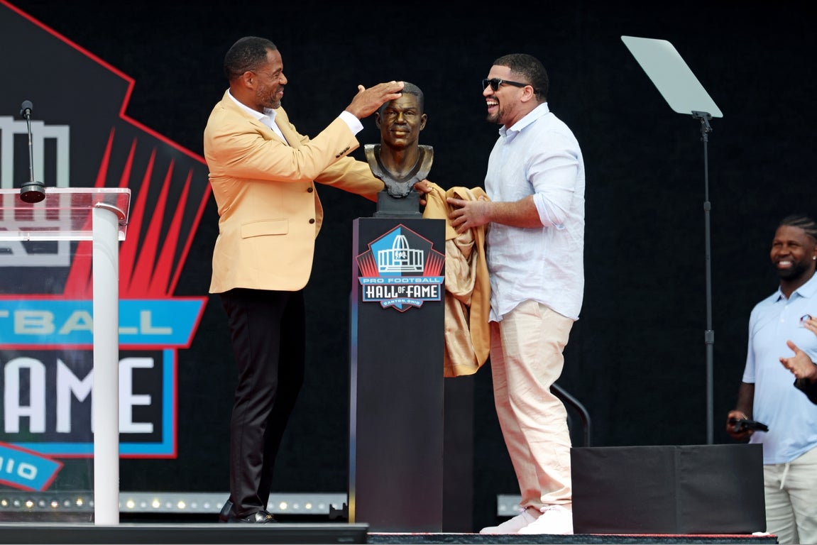 Awesome photos from the 2025 NFL Hall of Fame class enshrinement