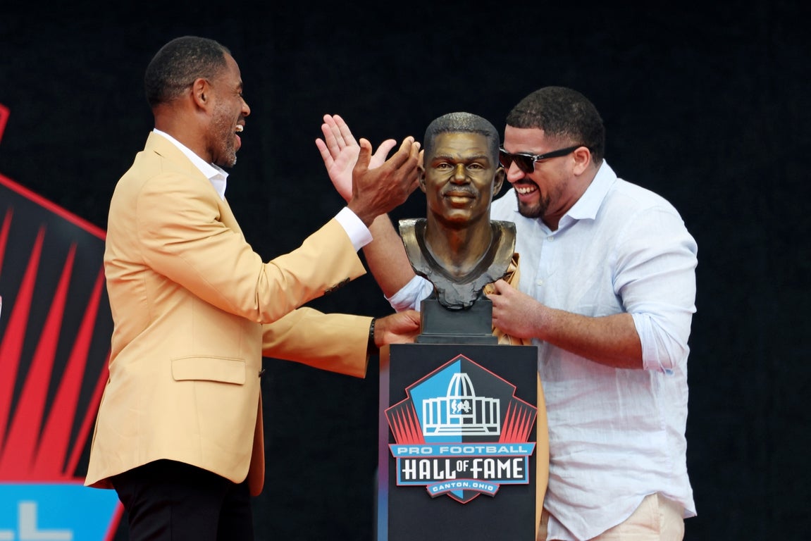 Awesome photos from the 2025 NFL Hall of Fame class enshrinement