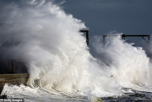 Scotland to be battered by hurricane-force summer storm