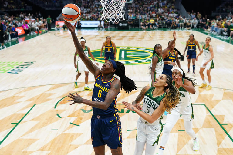 Indiana Fever vs Los Angeles Sparks live score updates: Is Caitlin ...