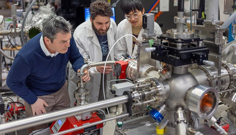 Quantum liquid crystal: Scientists discover a new 5th state of matter