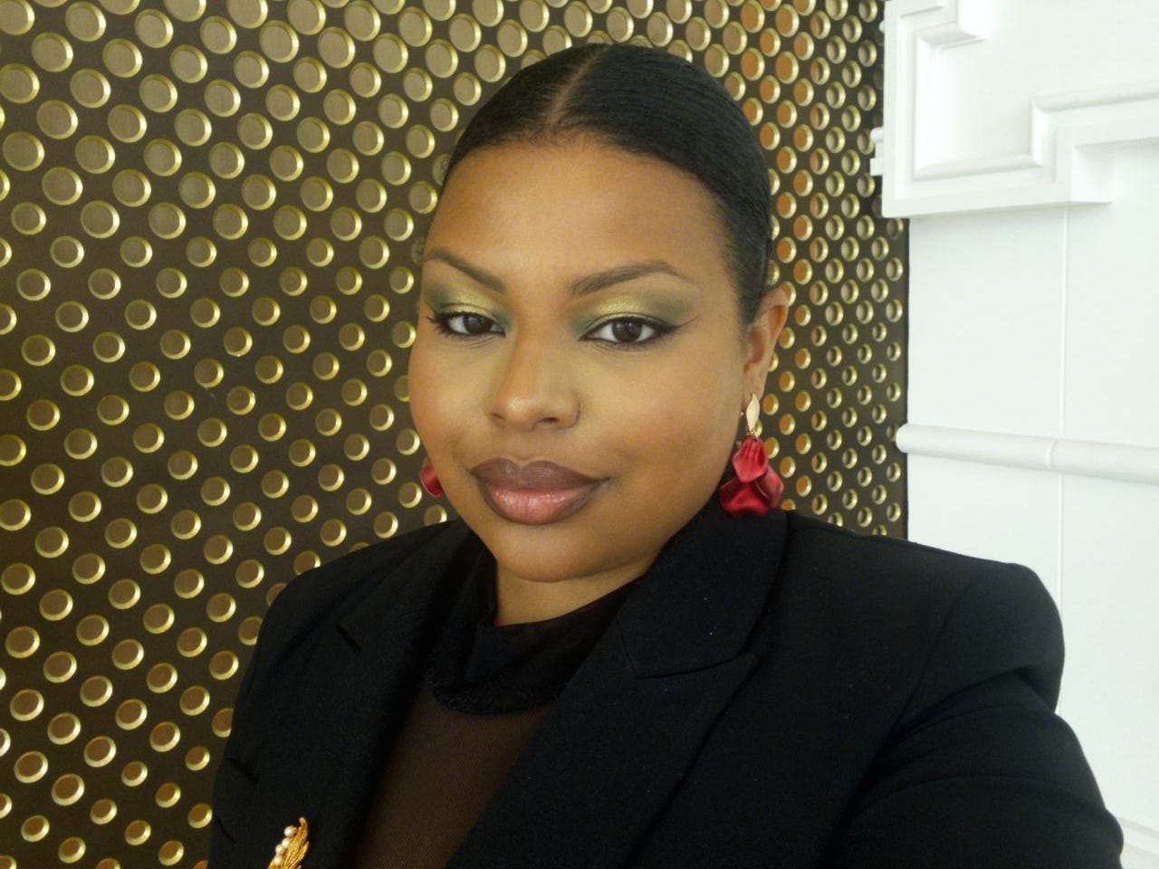 My name is not common. I still correct people in work emails when they ...