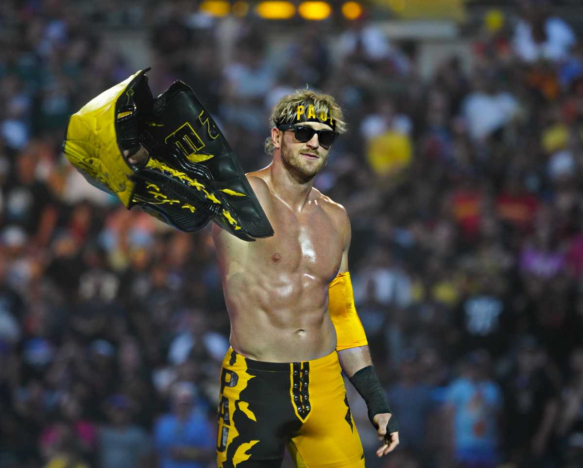 Thousands flood MetLife Stadium for first-ever two-night WWE SummerSlam