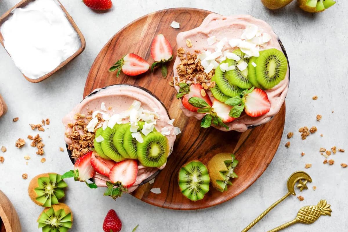 13 easy berry recipes for everything from breakfast to dessert